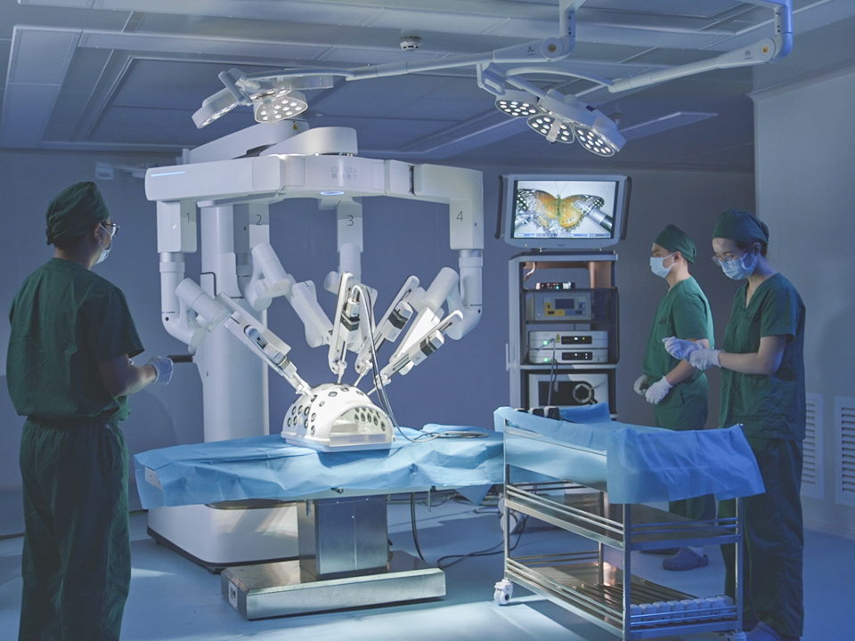 Multi-Port Endoscopic Surgical Robotic System - Edge Medical World ...